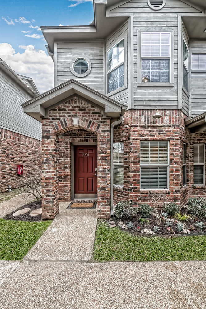 Home [heartoftexasrentals1.managebuilding.com]